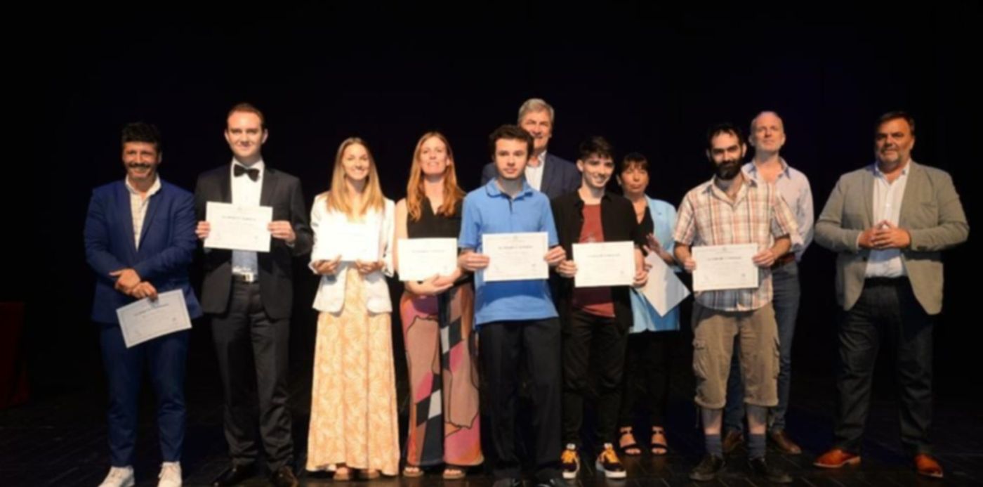 Premiaron a los mejores promedios de los alumnos secundarios y ...