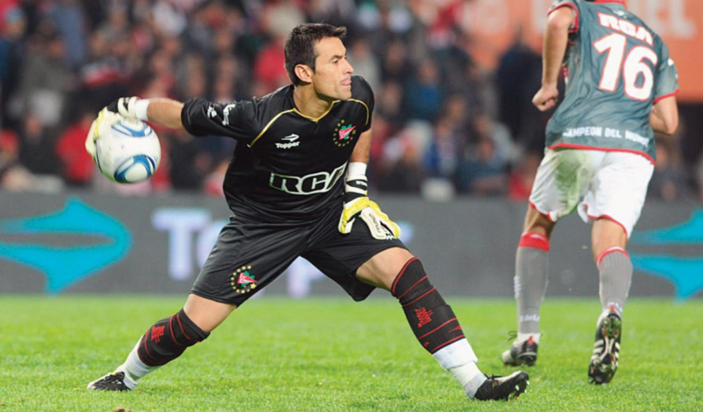 Fernando Muslera hace historia en el arco de Estudiantes