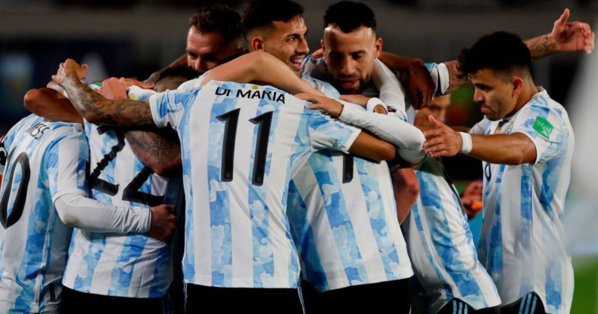 El streamer platense Momo presentará a Messi y compañía en su debut en ...