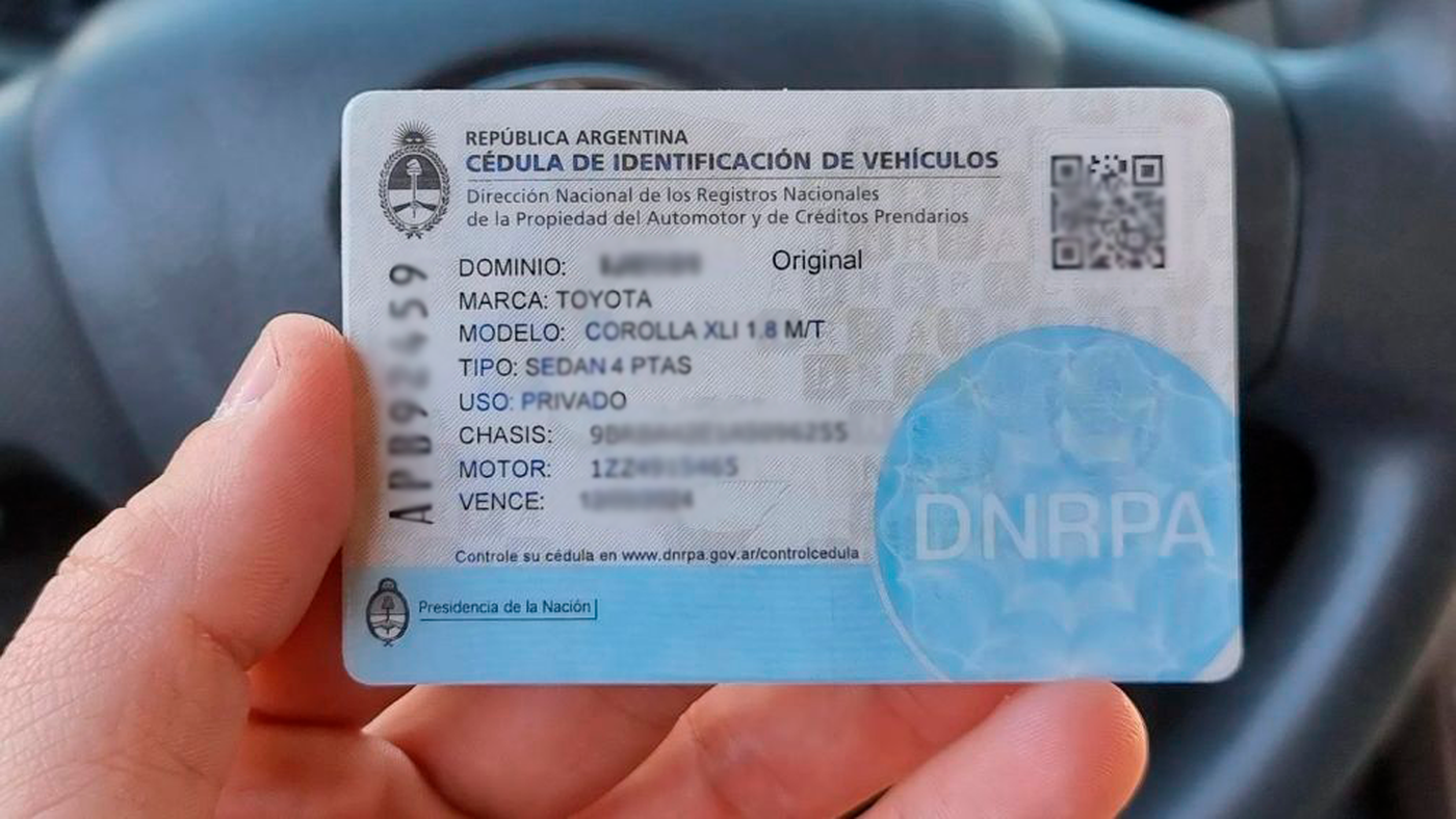El recorte del Gobierno en los registros del automotor: ¿qué pasa con las tarjetas azul y verde?