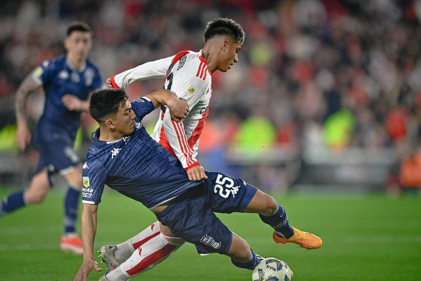 Estudiantes sumó competidores por Agustín Ruberto